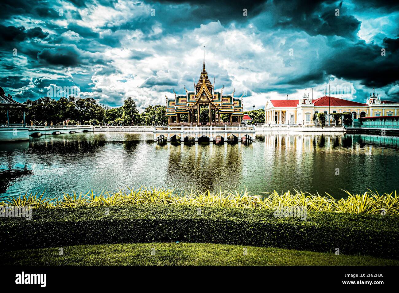 Aisawan-Dhipaya-Asana Pavilion historical building landmark travel ...