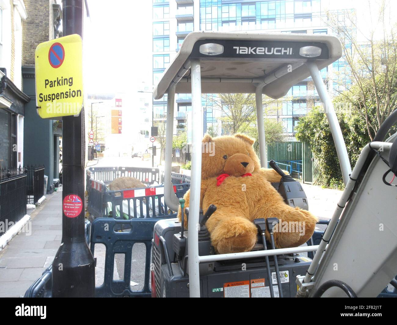 London, UK. 11th Apr, 2021. Giant teddy bears (echoing the famous “ Les ...