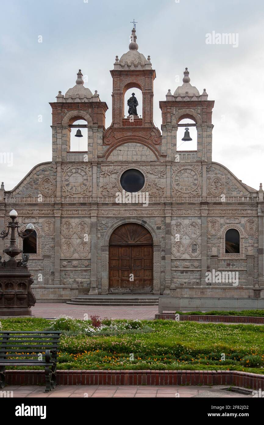 Catedral de riobamba hi-res stock photography and images - Alamy