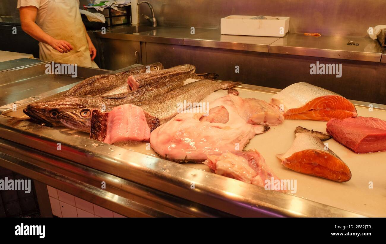 Fish for sale at the main market of Alicante, Spain Stock Photo - Alamy