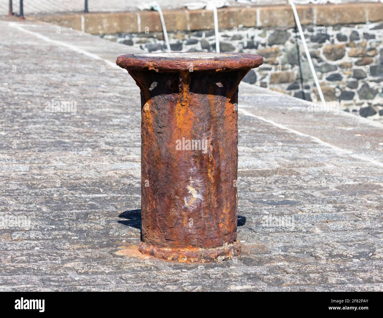 Quayside Bollard in Mullion Cove,Cornwall Stock Photo - Alamy