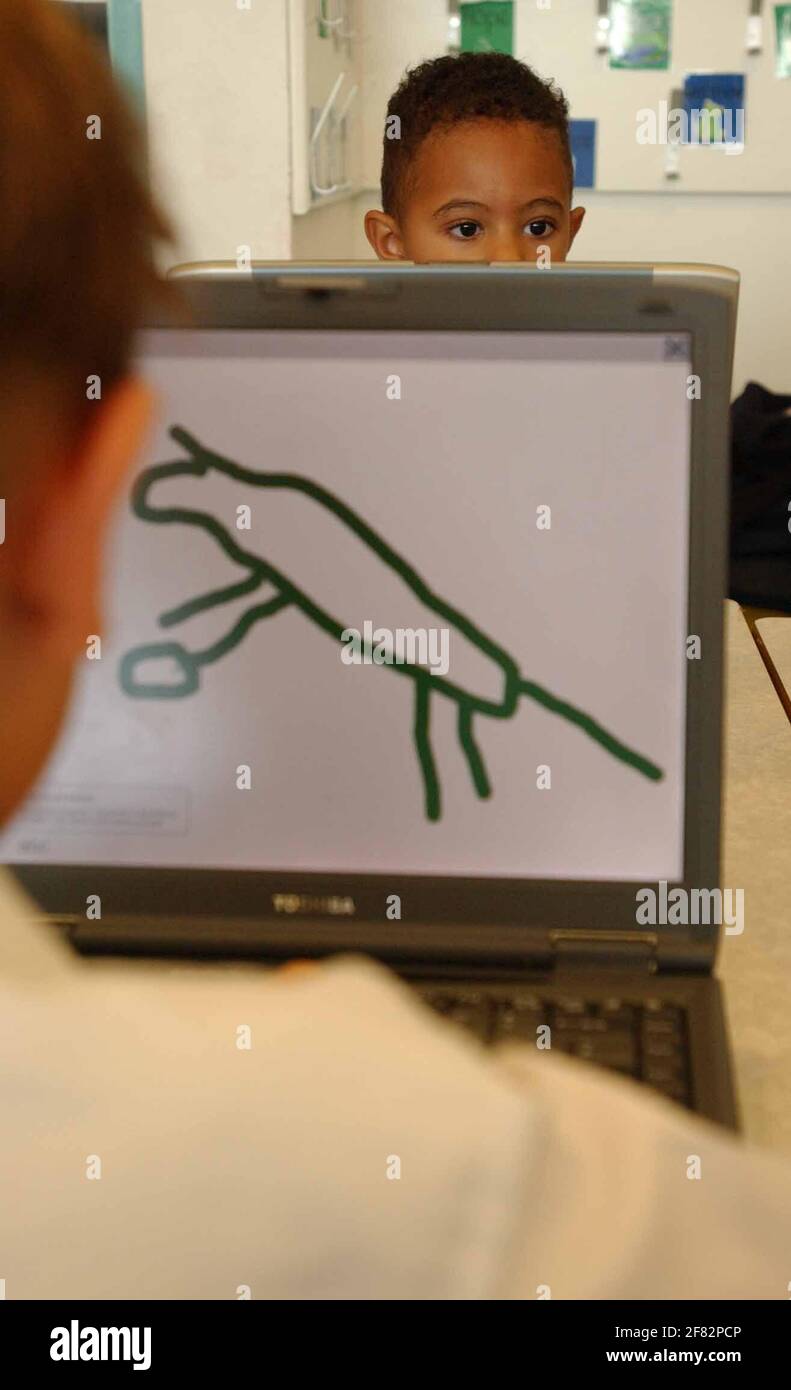 RECEPTION PUPIL MESHAI WILLCOCKS AT CHAFFORD HUNDRED CAMPUS. 19/7/02 ...