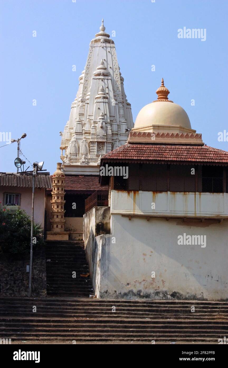 Hindu sacred water tank hi-res stock photography and images - Alamy