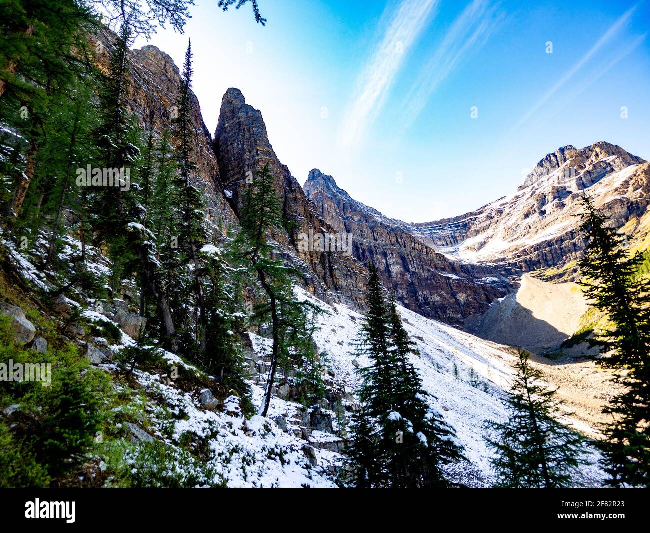 Tall mountain hi-res stock photography and images - Alamy