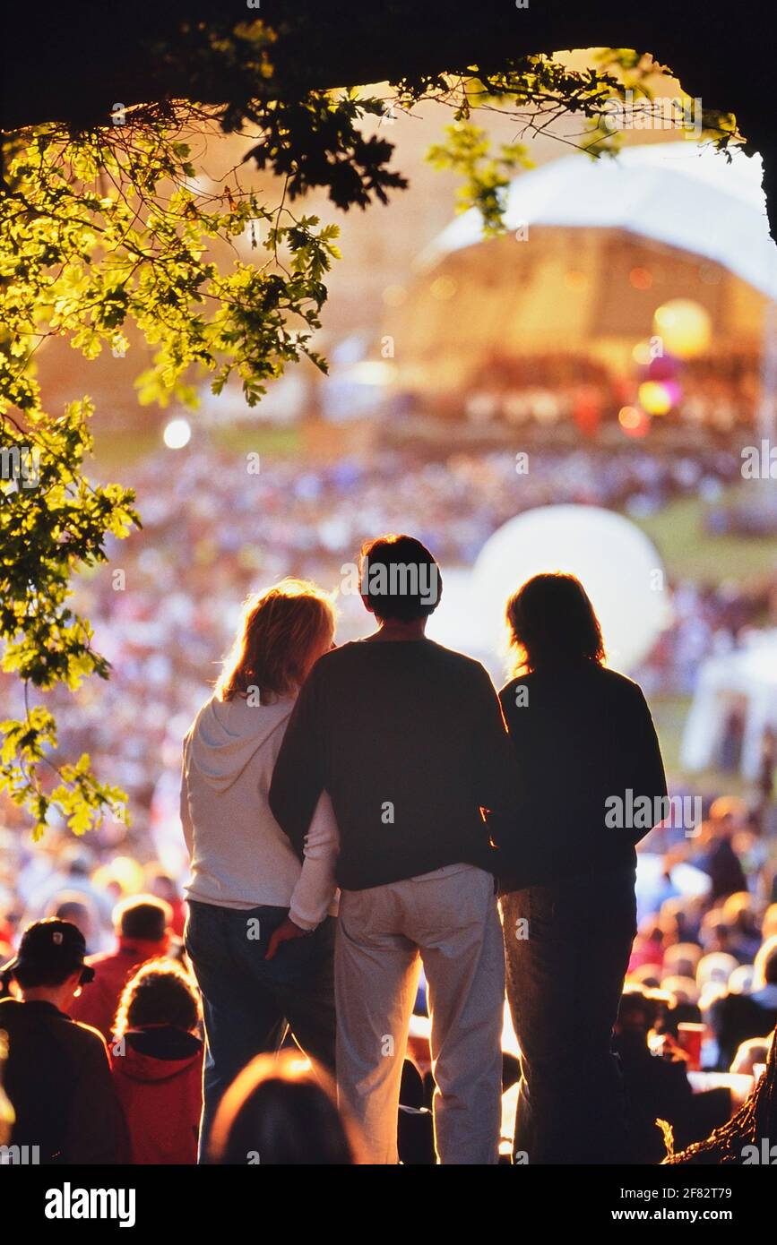 Open air concerts hi-res stock photography and images - Alamy