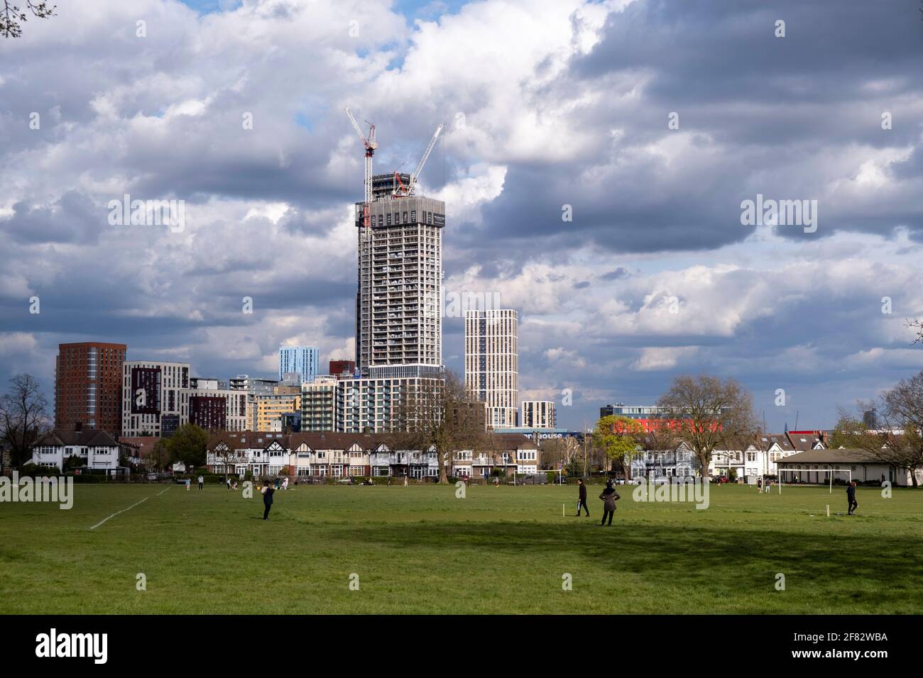 North acton hi-res stock photography and images - Alamy