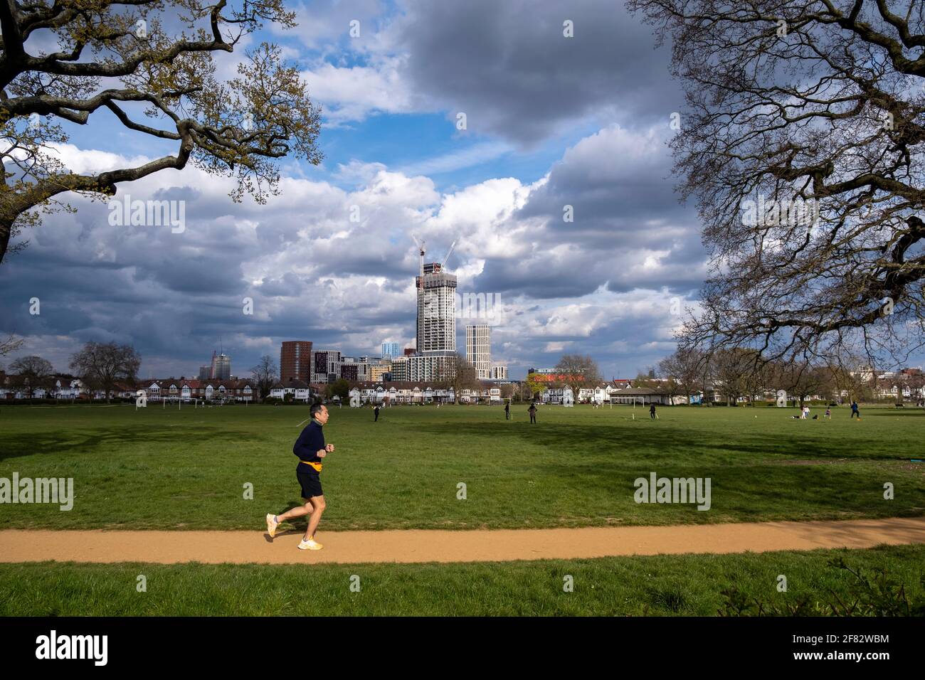 North acton hi-res stock photography and images - Alamy