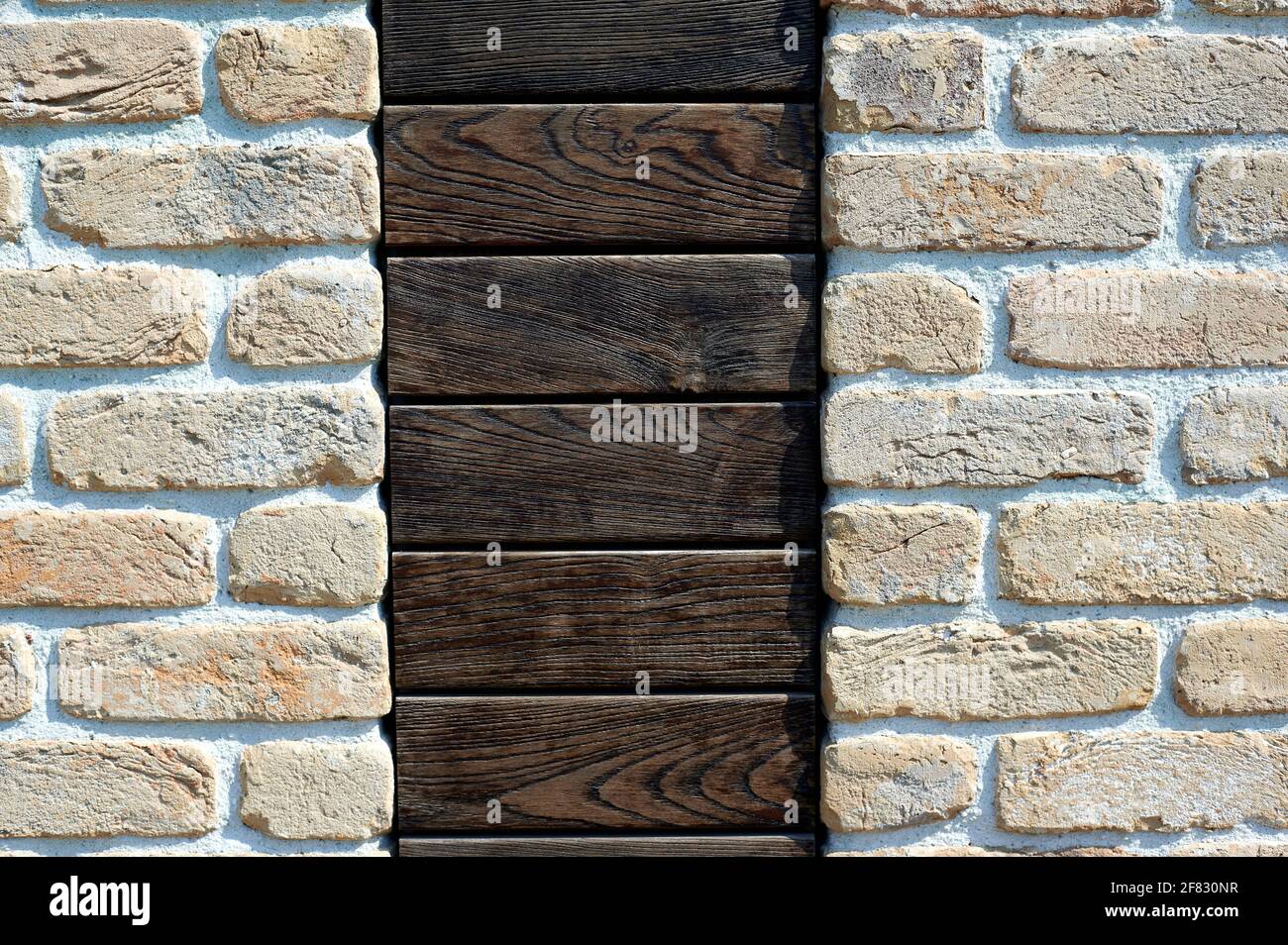 Timber frame brick house wall hi-res stock photography and images - Alamy