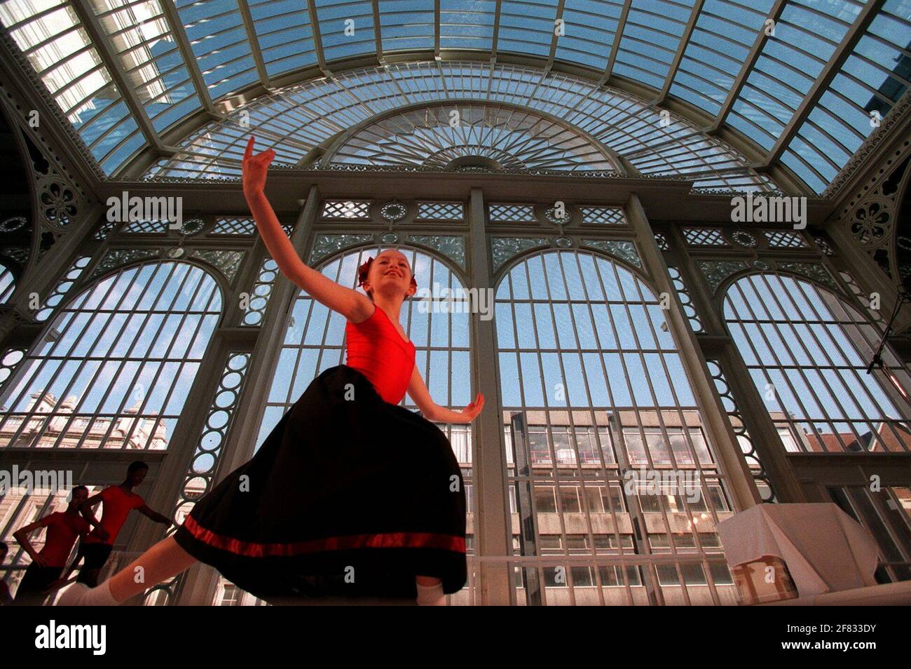 Royal Opera House Topping Out Celebration February 1999 Children from ...