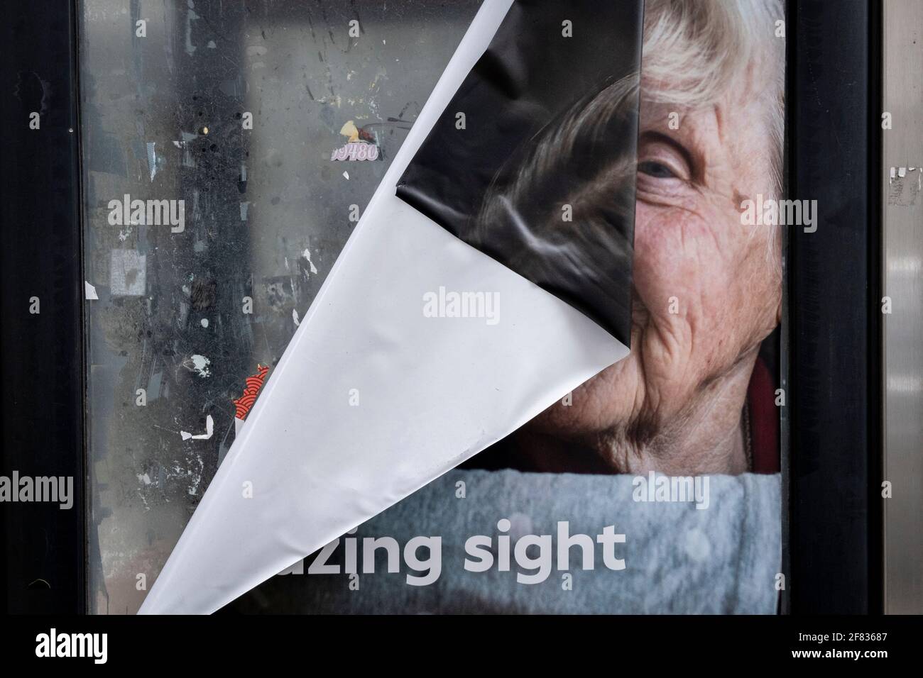 Specsavers ad hi-res stock photography and images - Alamy