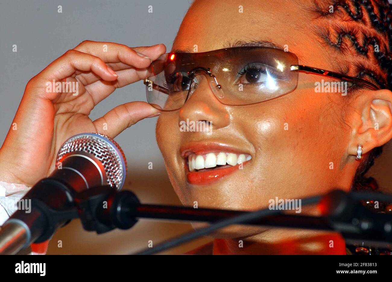 Alicia keys 2002 hi-res stock photography and images - Alamy