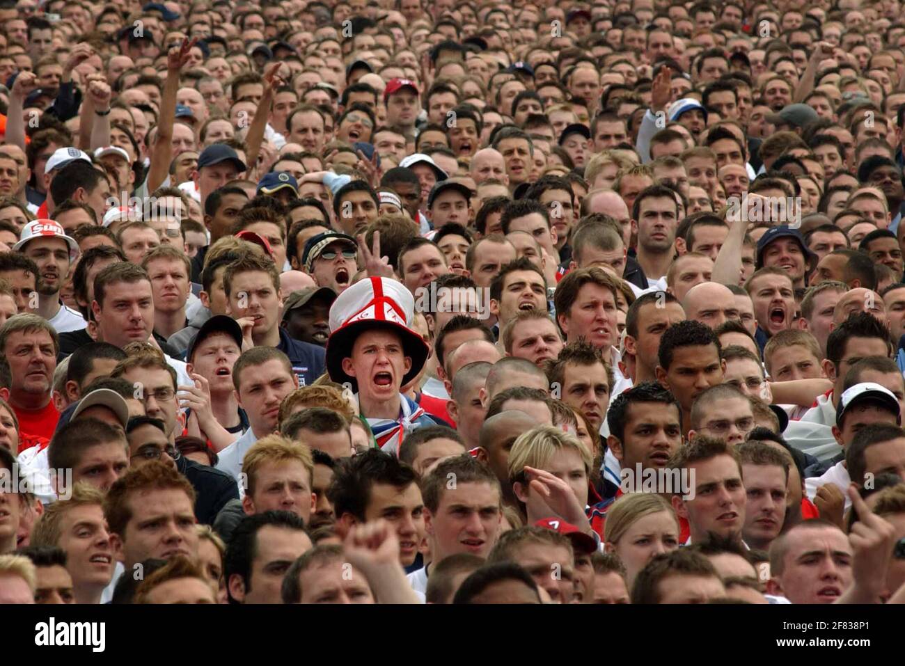 June 2002 hi-res stock photography and images - Alamy