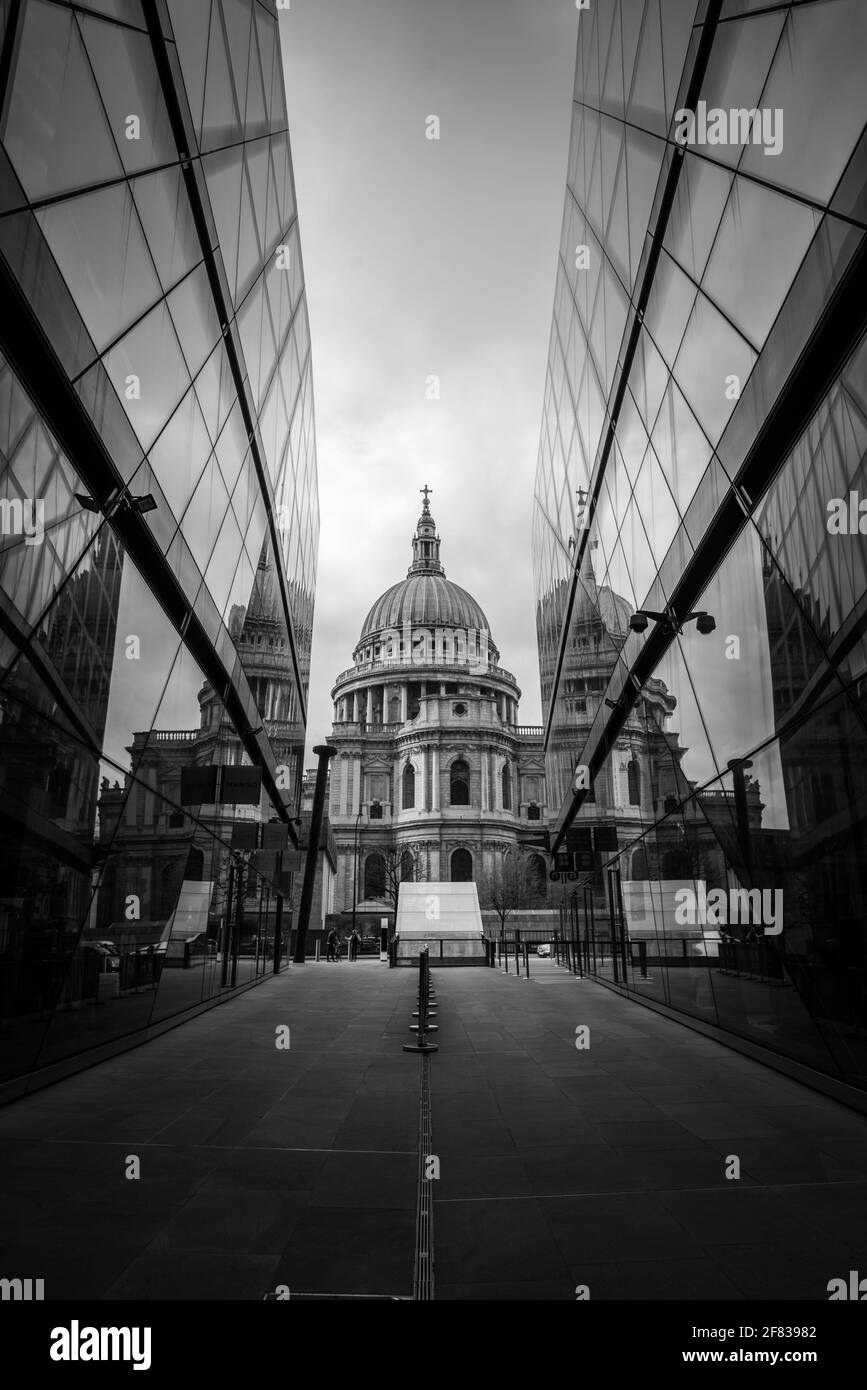 a wander along the Thames Stock Photo - Alamy