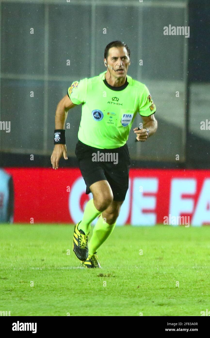 árbitro de fútbol hi-res stock photography and images - Alamy