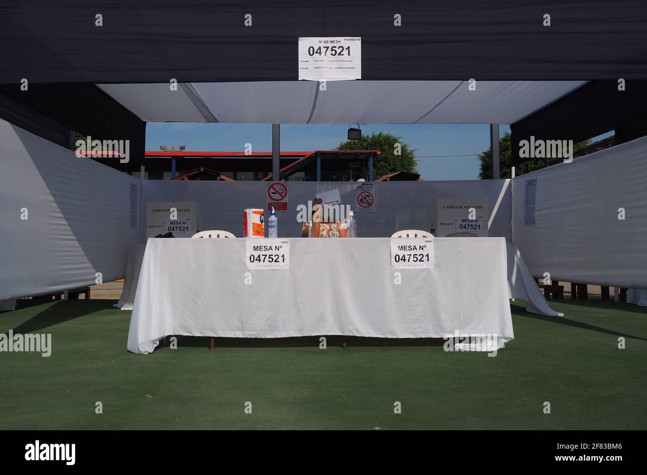 Empty voting room. Peruvian citizens queue up maintaining sanitary ...