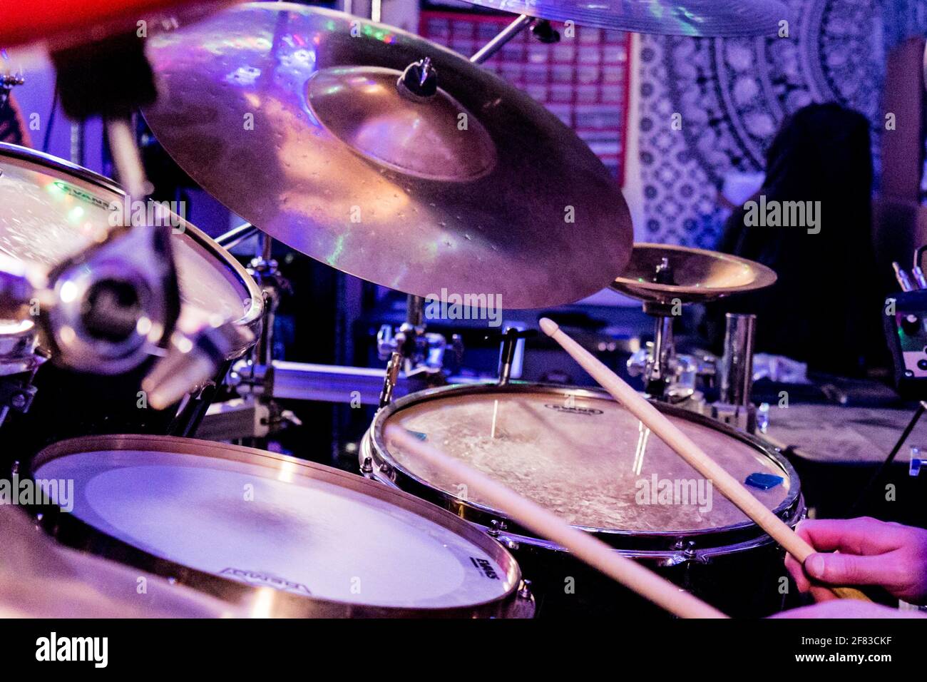 Hands drumming hi-res stock photography and images - Alamy