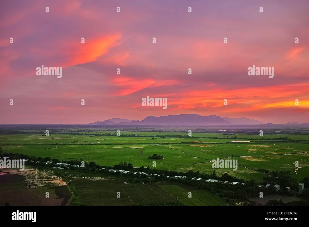 Sam mountain vietnam sunset hi-res stock photography and images - Alamy