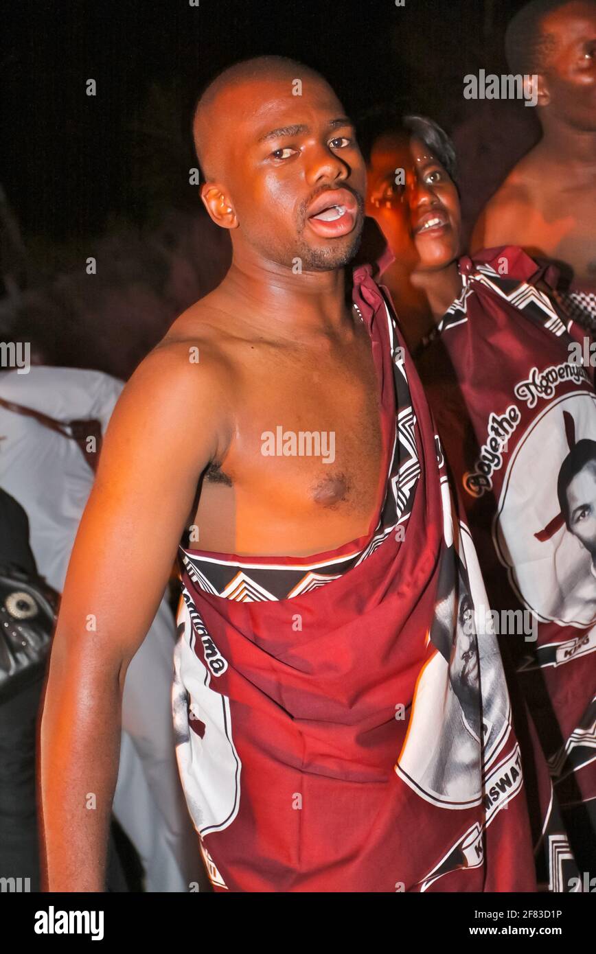 Aboriginal fire dance hi-res stock photography and images - Alamy