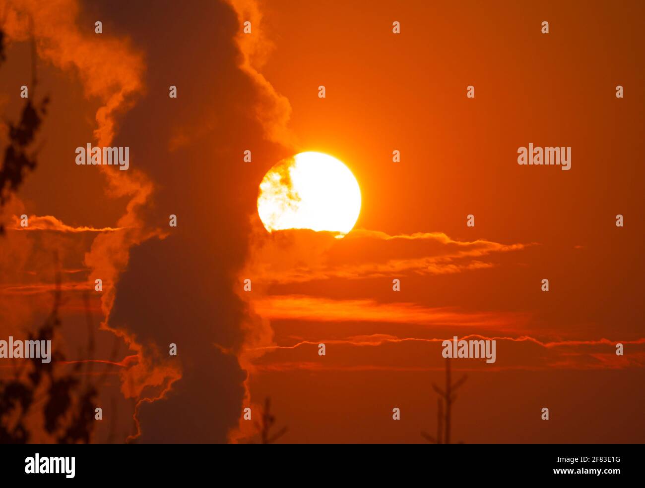 Zoom sunrise hi-res stock photography and images - Alamy