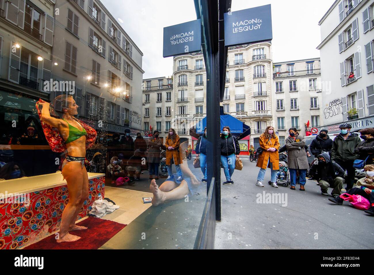 Paris a vecu hi-res stock photography and images - Alamy