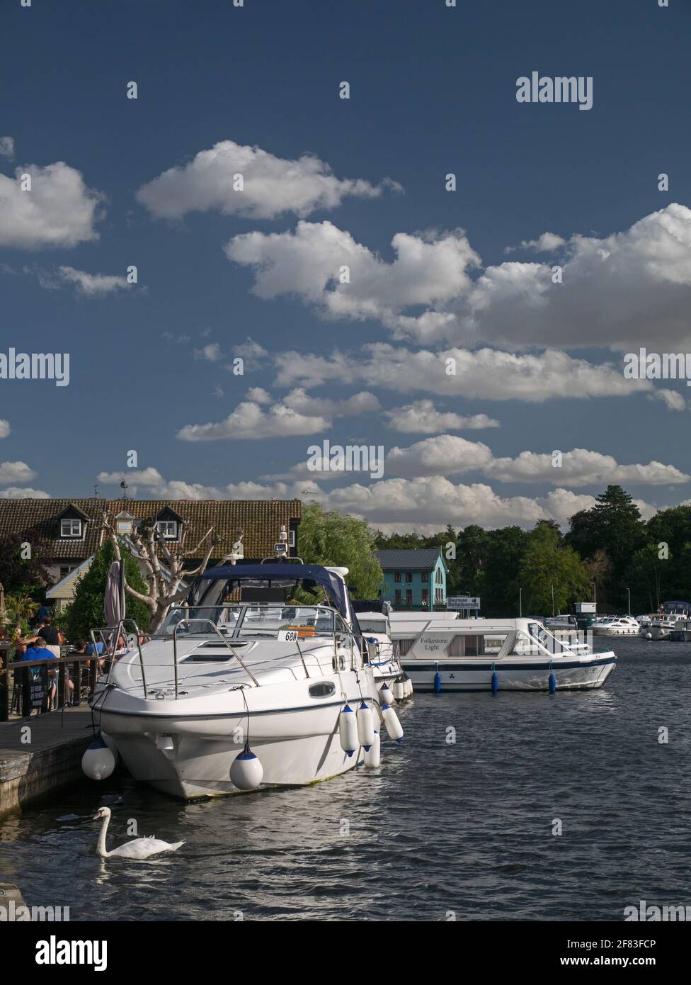 Hoveton riverside park hi-res stock photography and images - Alamy