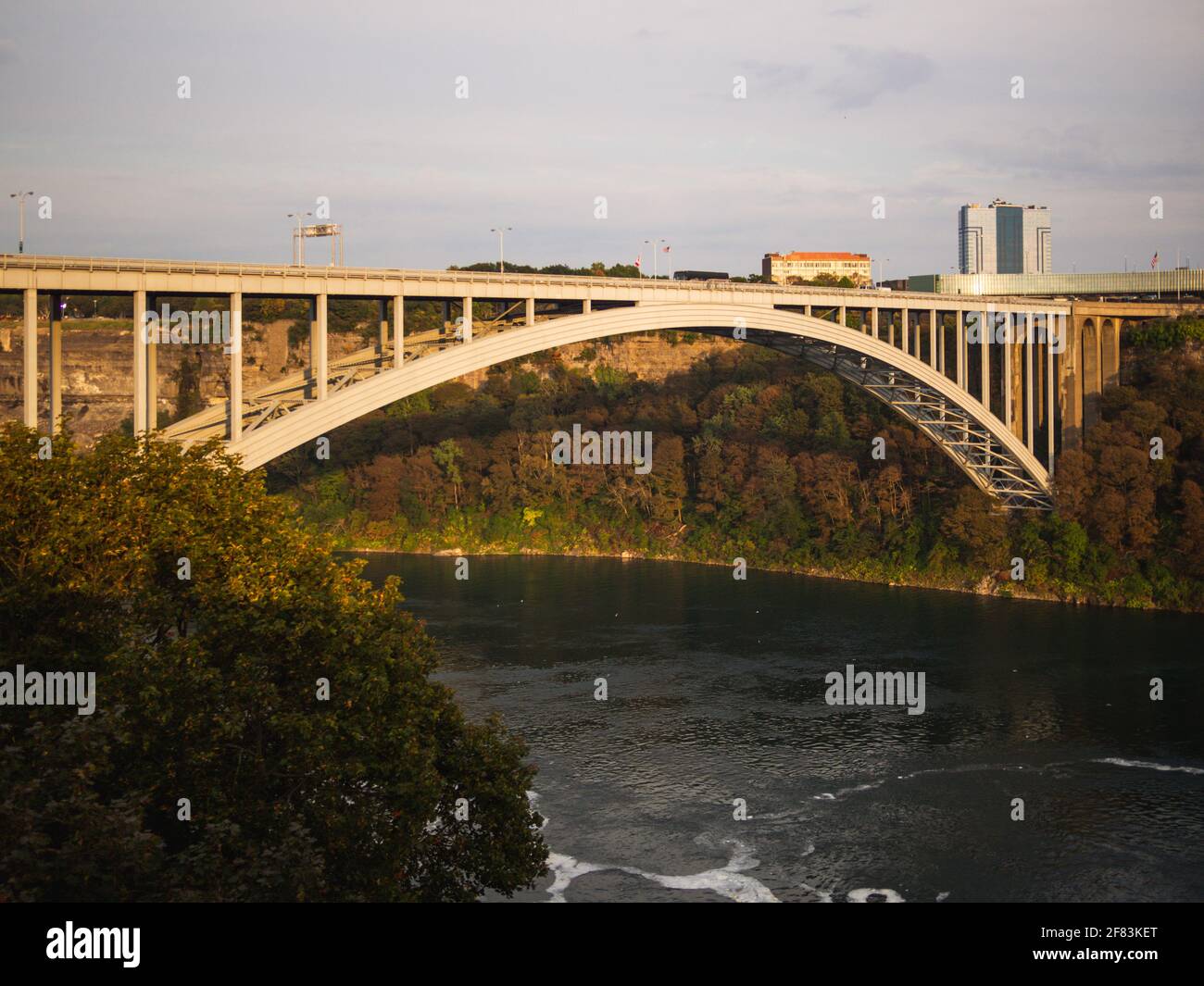 Peace arch border crossing hi-res stock photography and images - Alamy