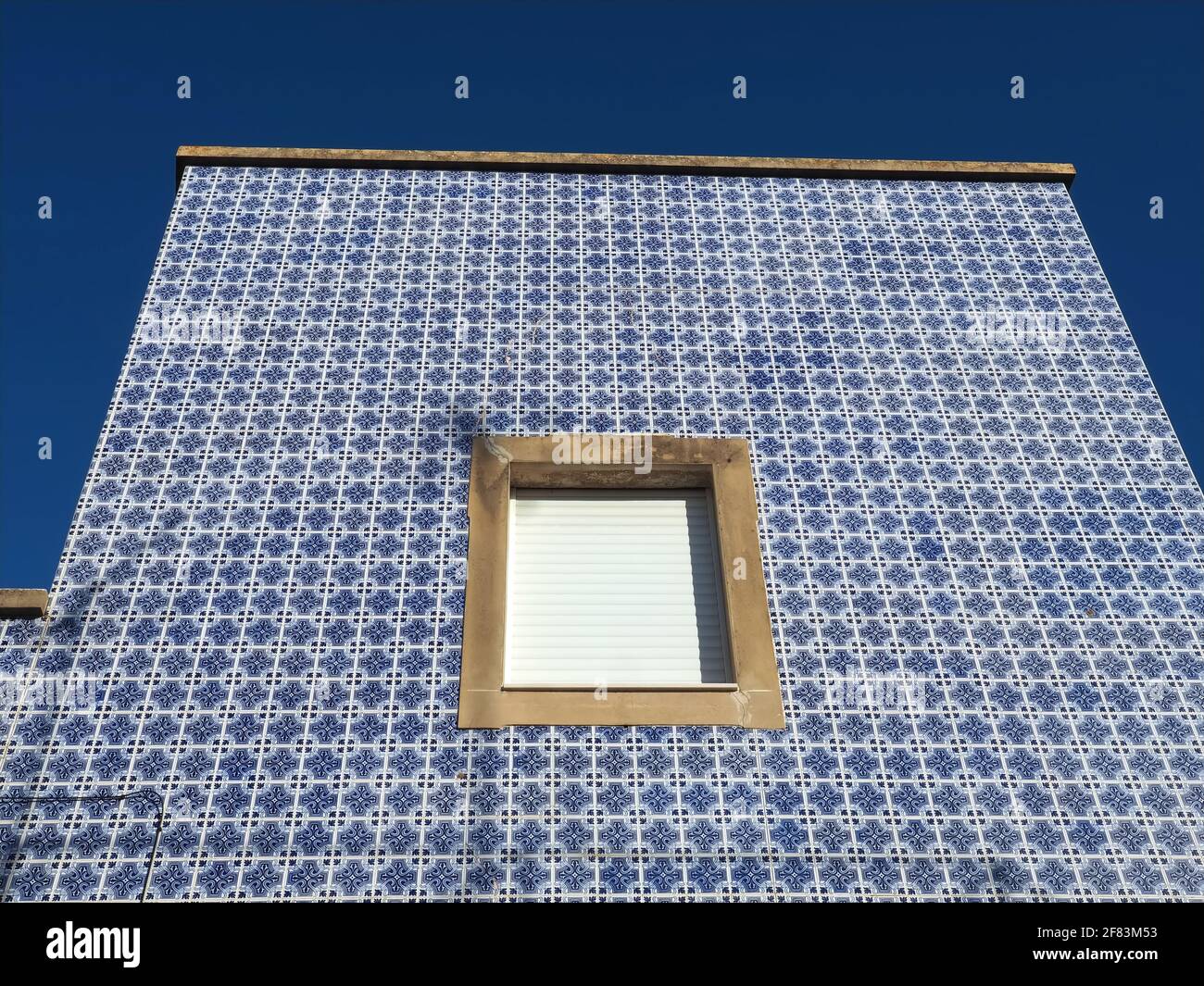 Fuseta tiled house hi-res stock photography and images - Alamy