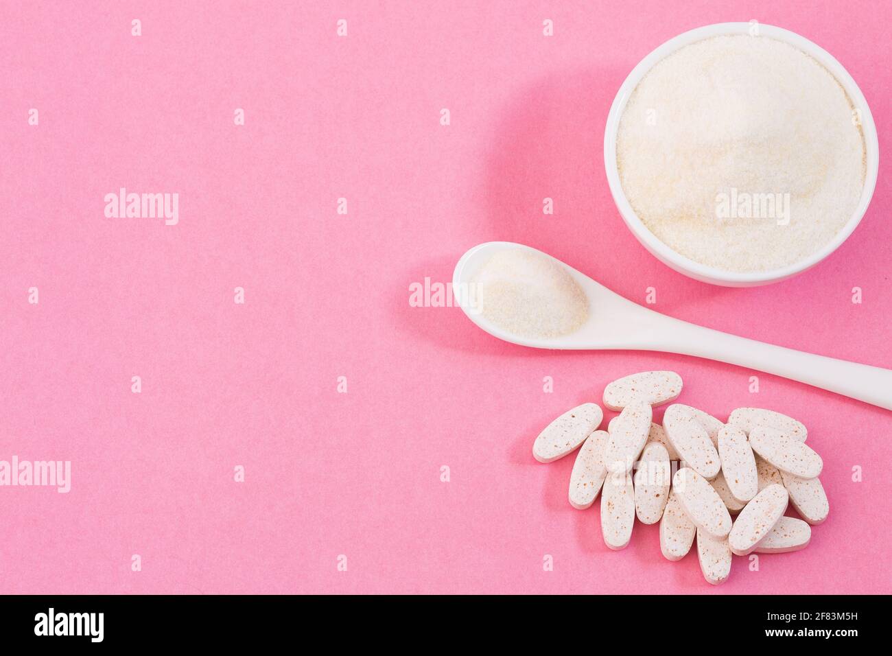 Pills powder collagen protein hi-res stock photography and images - Alamy