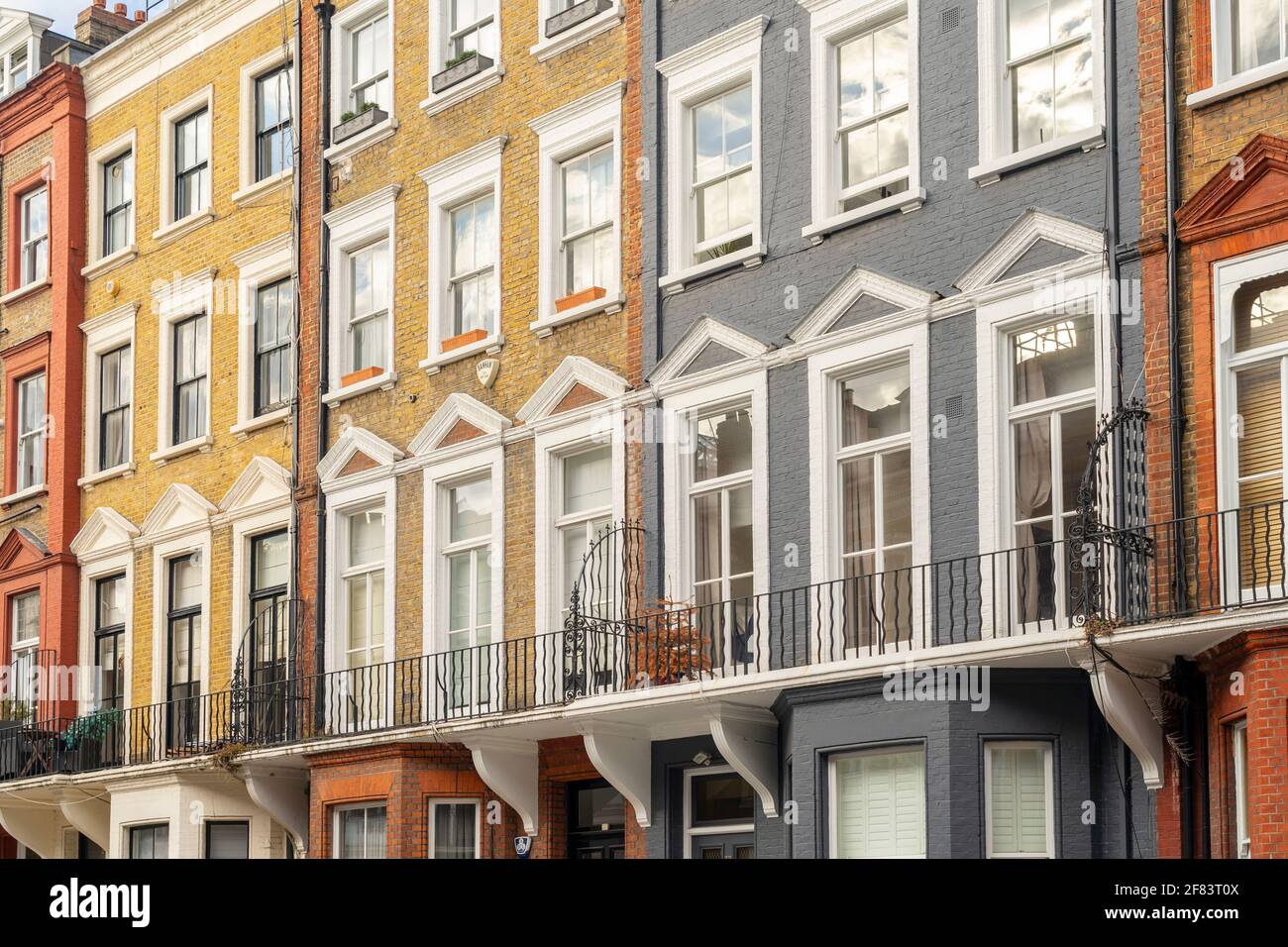 English british street scene hi-res stock photography and images - Alamy