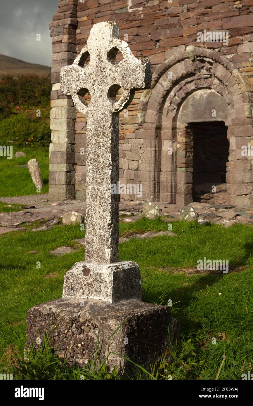 Dingle peninsula cemetery hi-res stock photography and images - Alamy