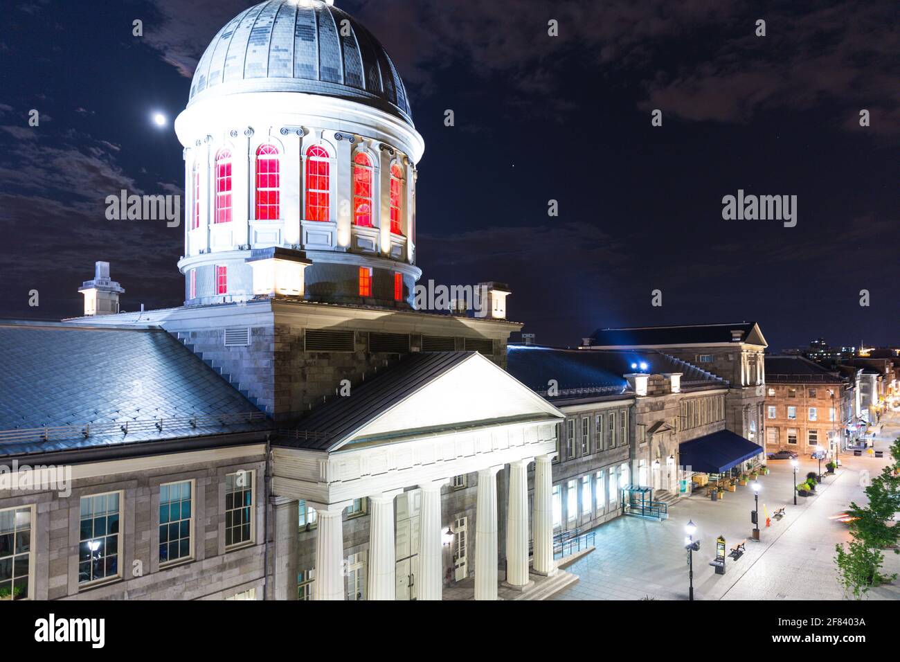 City building rooftop night hi-res stock photography and images - Alamy