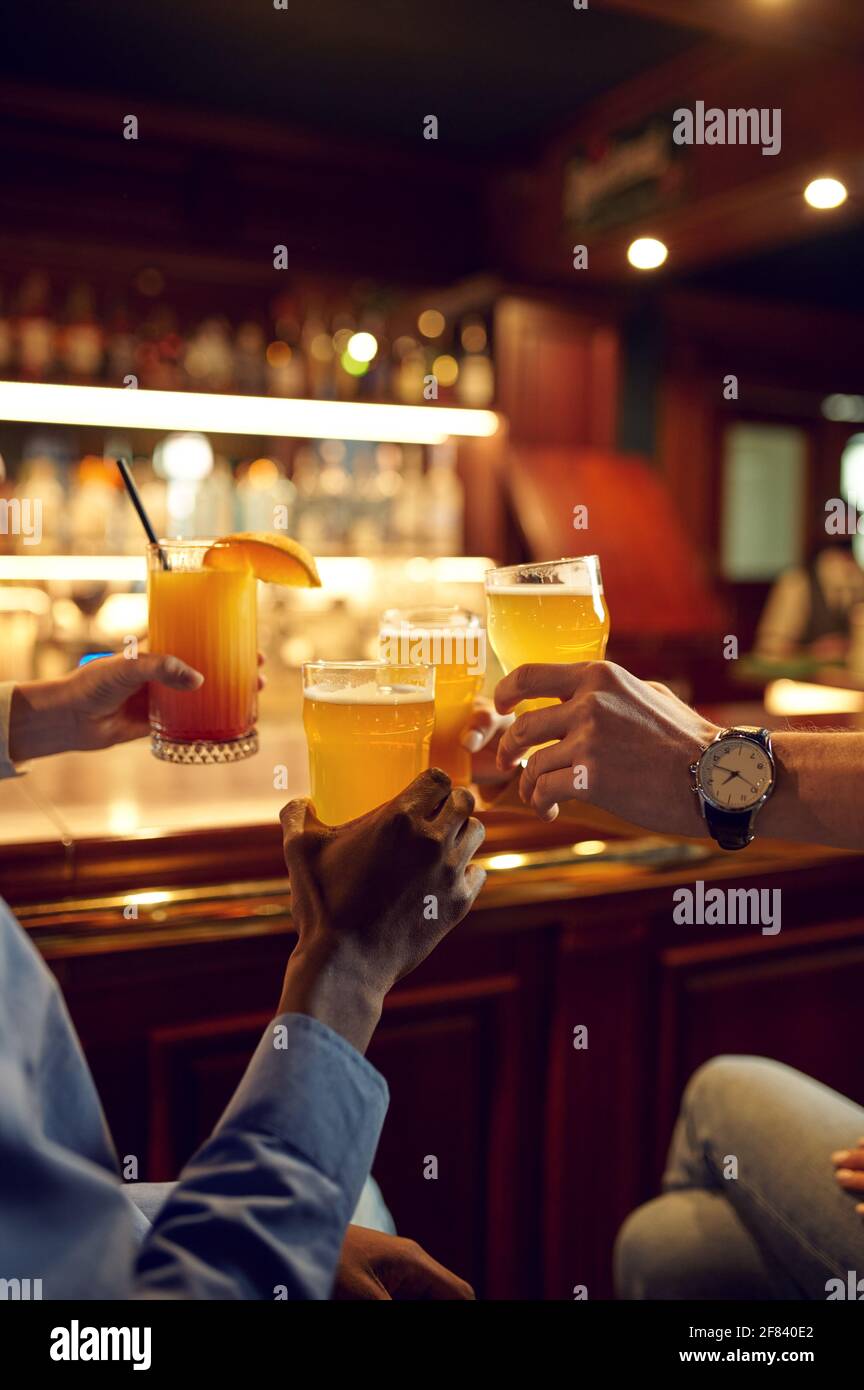 Clink bar hi-res stock photography and images - Alamy