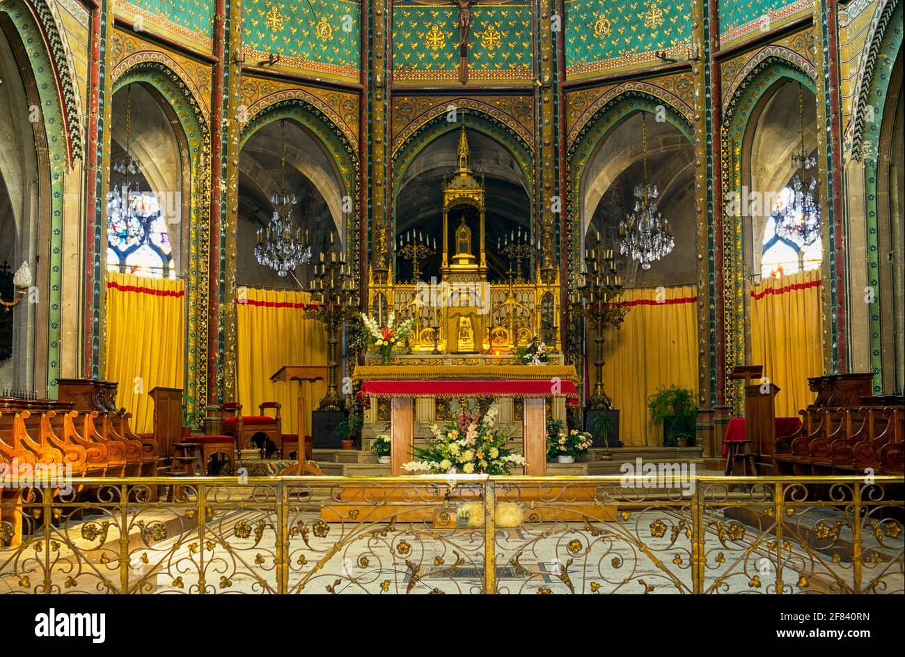Chartres cathedral altar chartres france hi-res stock photography and ...