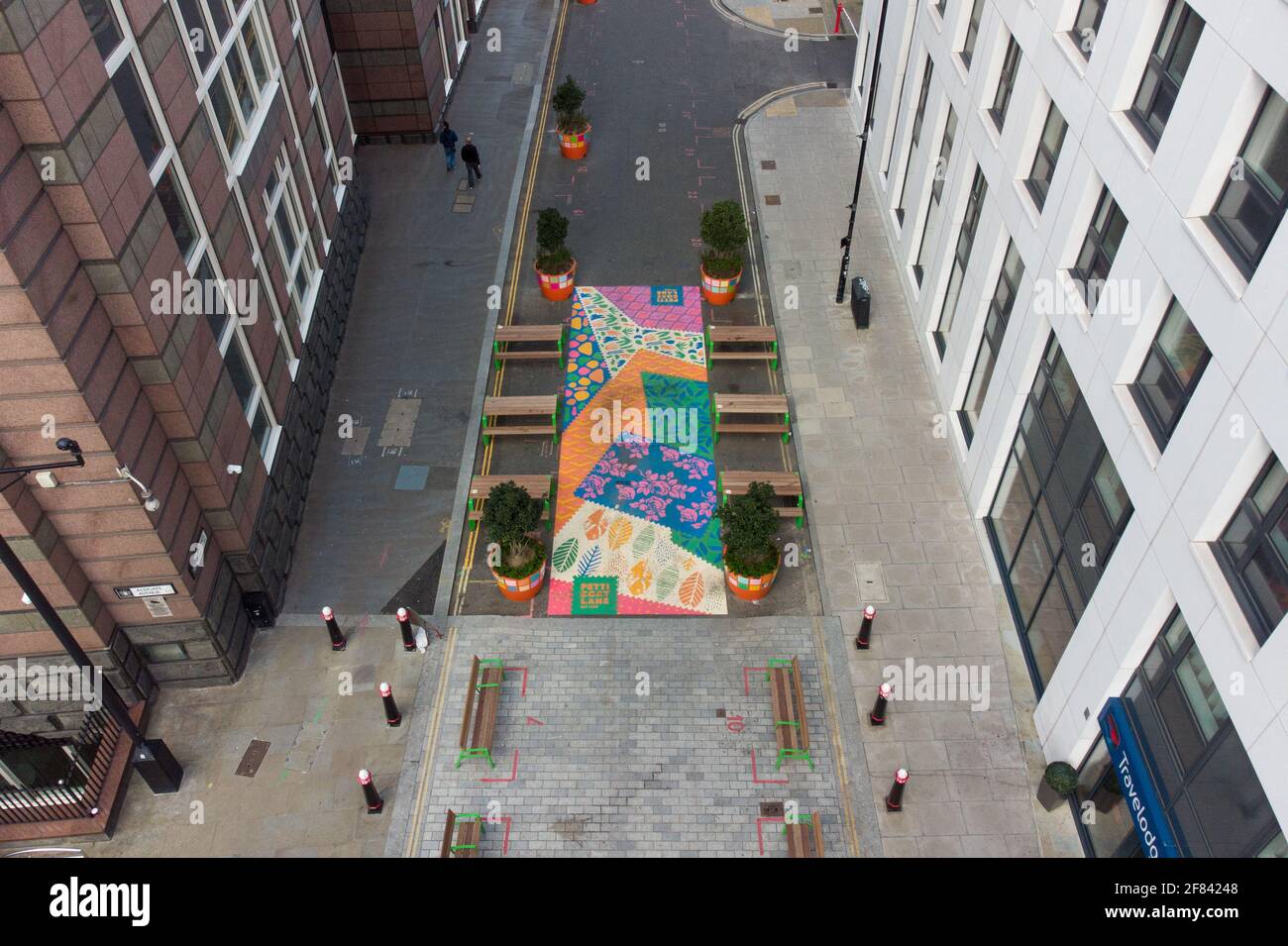 London neighbourhood of aldgate hi-res stock photography and images - Alamy