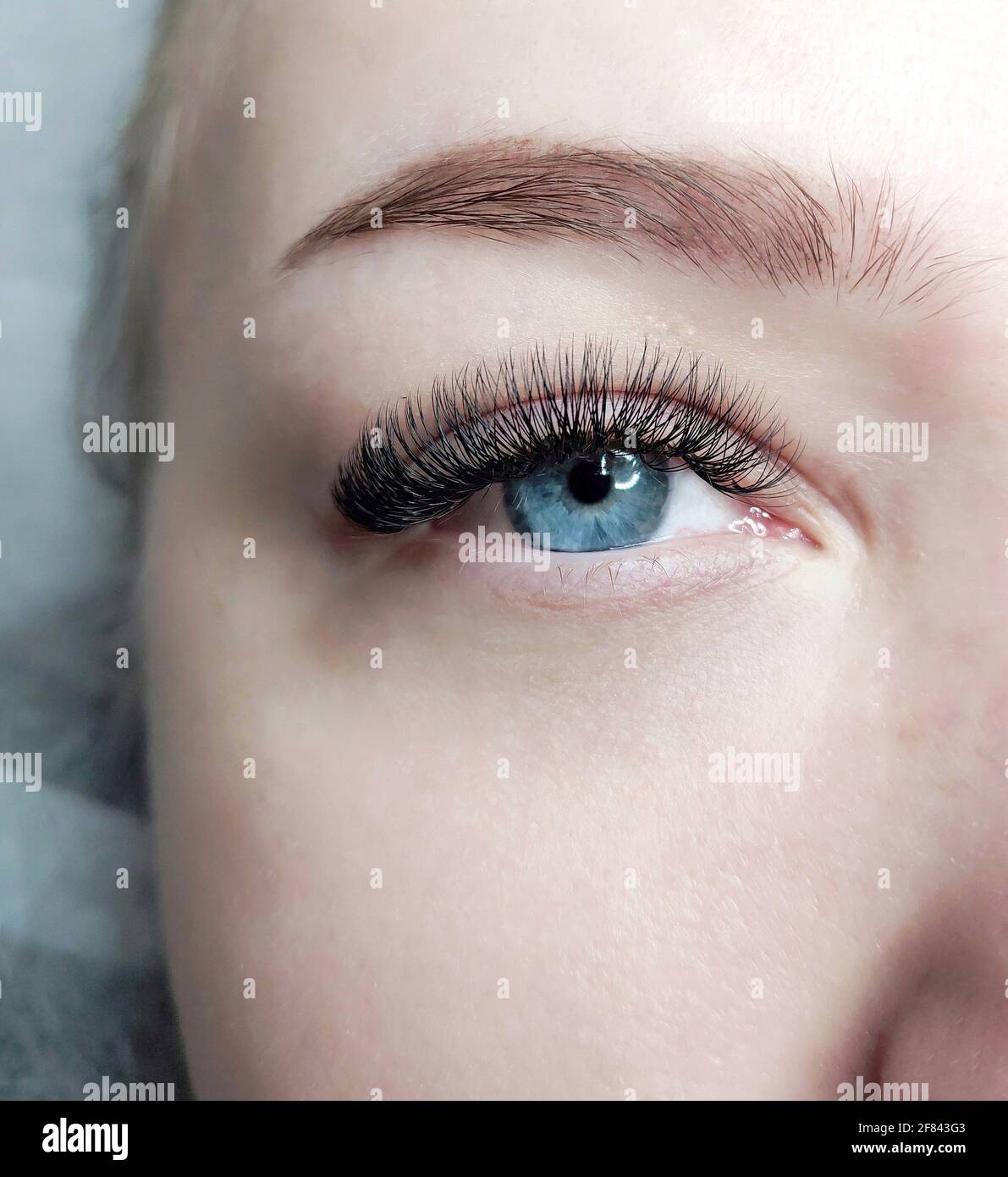 Lash extension hi-res stock photography and images - Alamy
