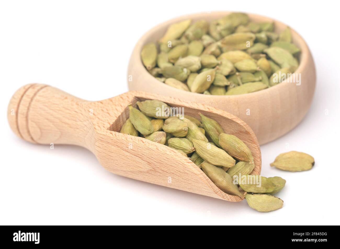 Cardamom seeds hi-res stock photography and images - Alamy