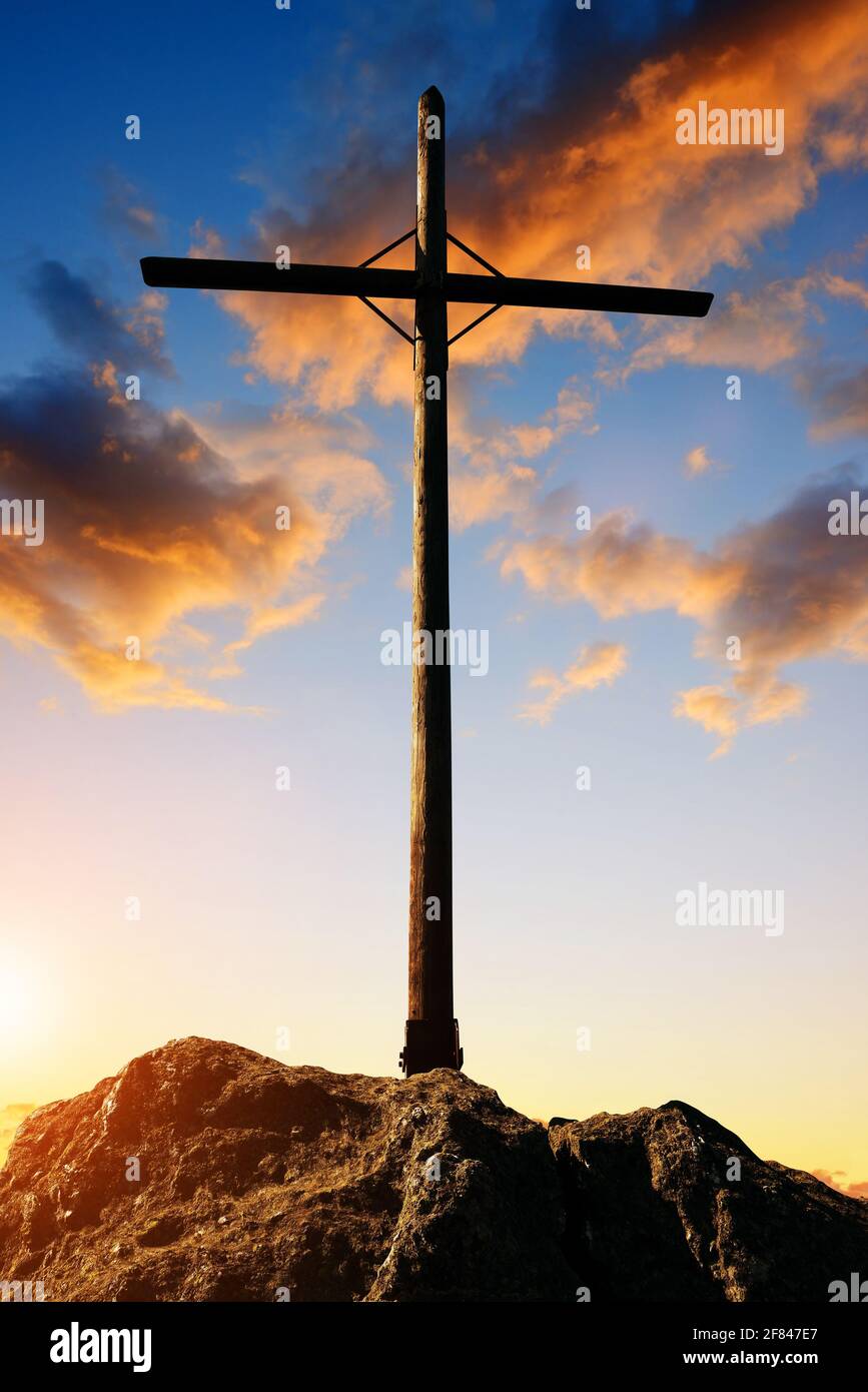 Sunlight on a summit cross hi-res stock photography and images - Alamy