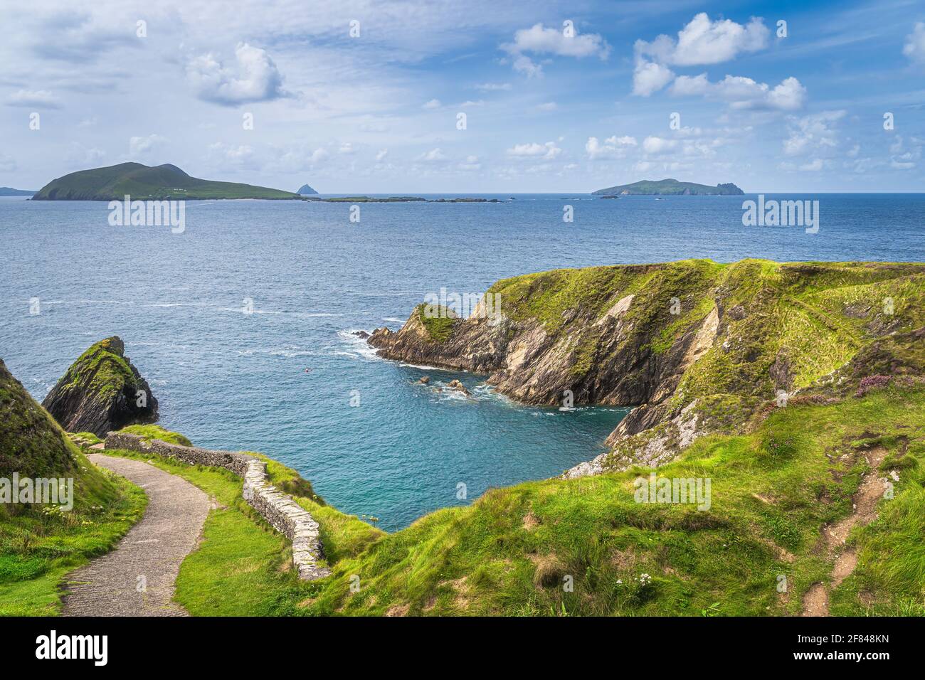 Dunquin harbour hi-res stock photography and images - Alamy