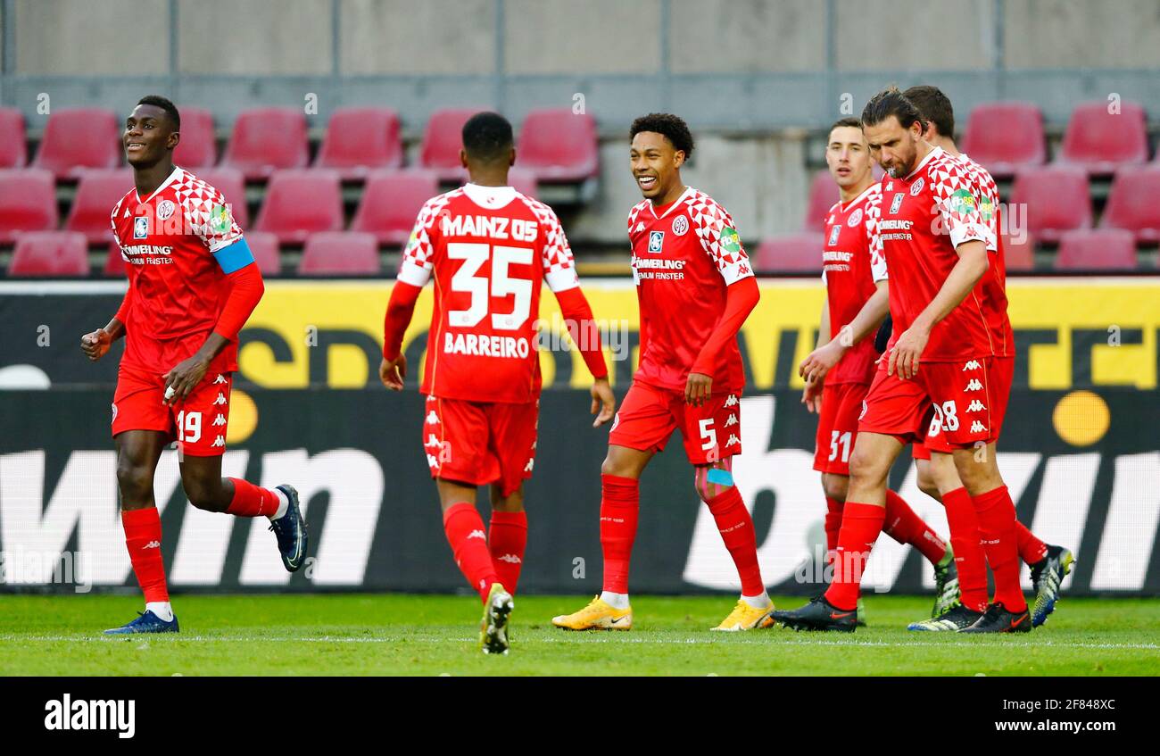 Cologne, Germany. 11th Apr, 2021. Football: Bundesliga, 1. FC Köln ...