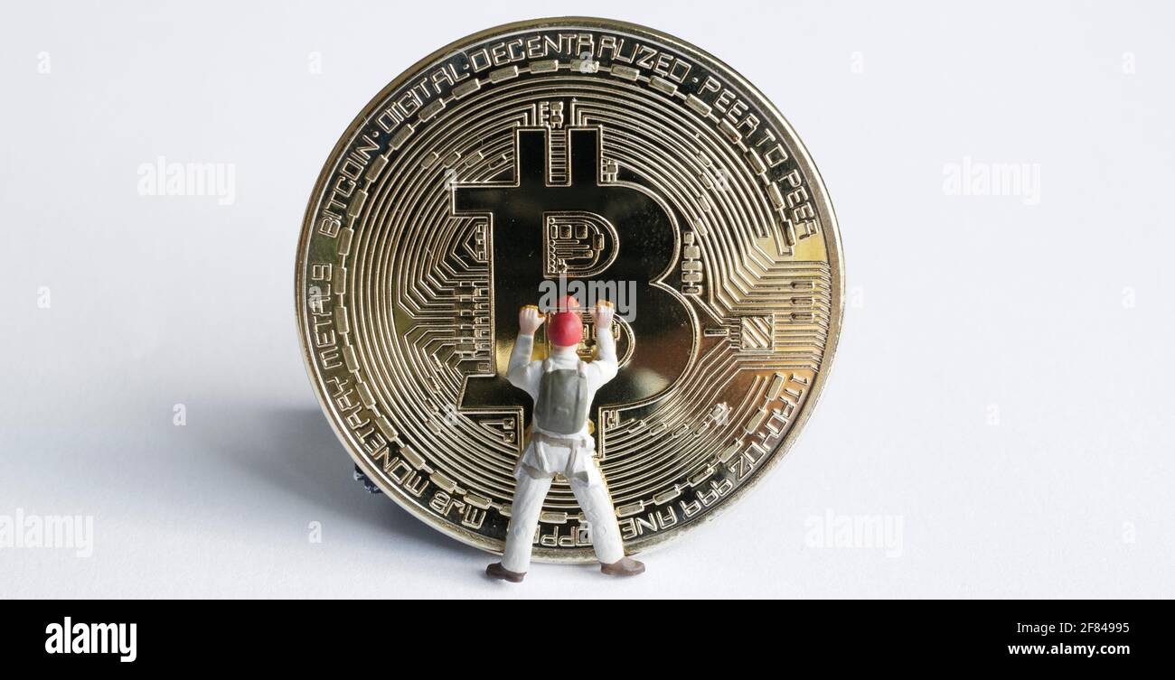 macro miner figures working on bitcoin. virtual cryptocurrency mining ...