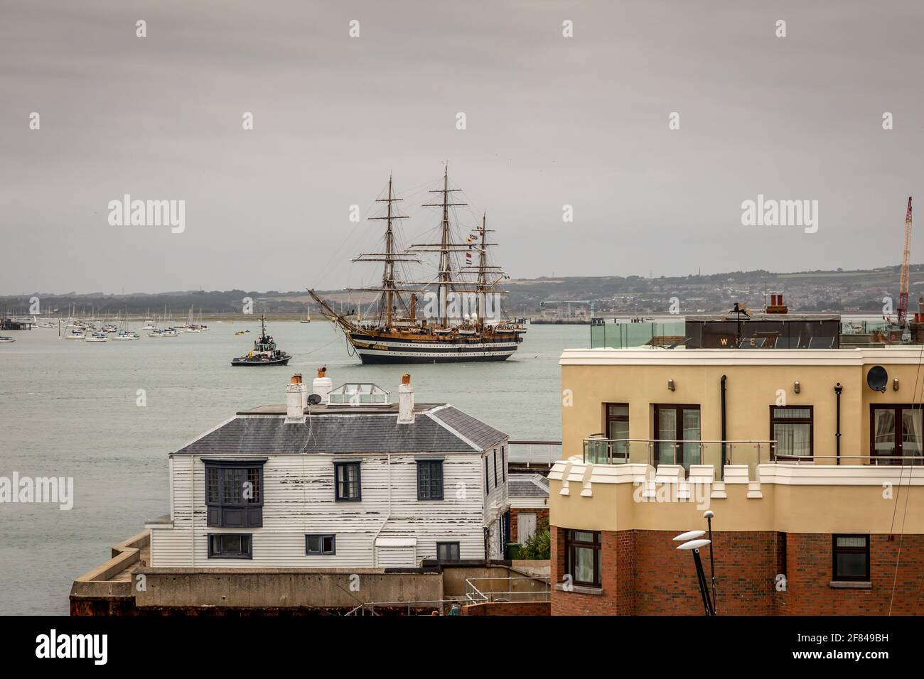 Italian training ship 'Amerigo Vespucci' departs from Portsmouth ...