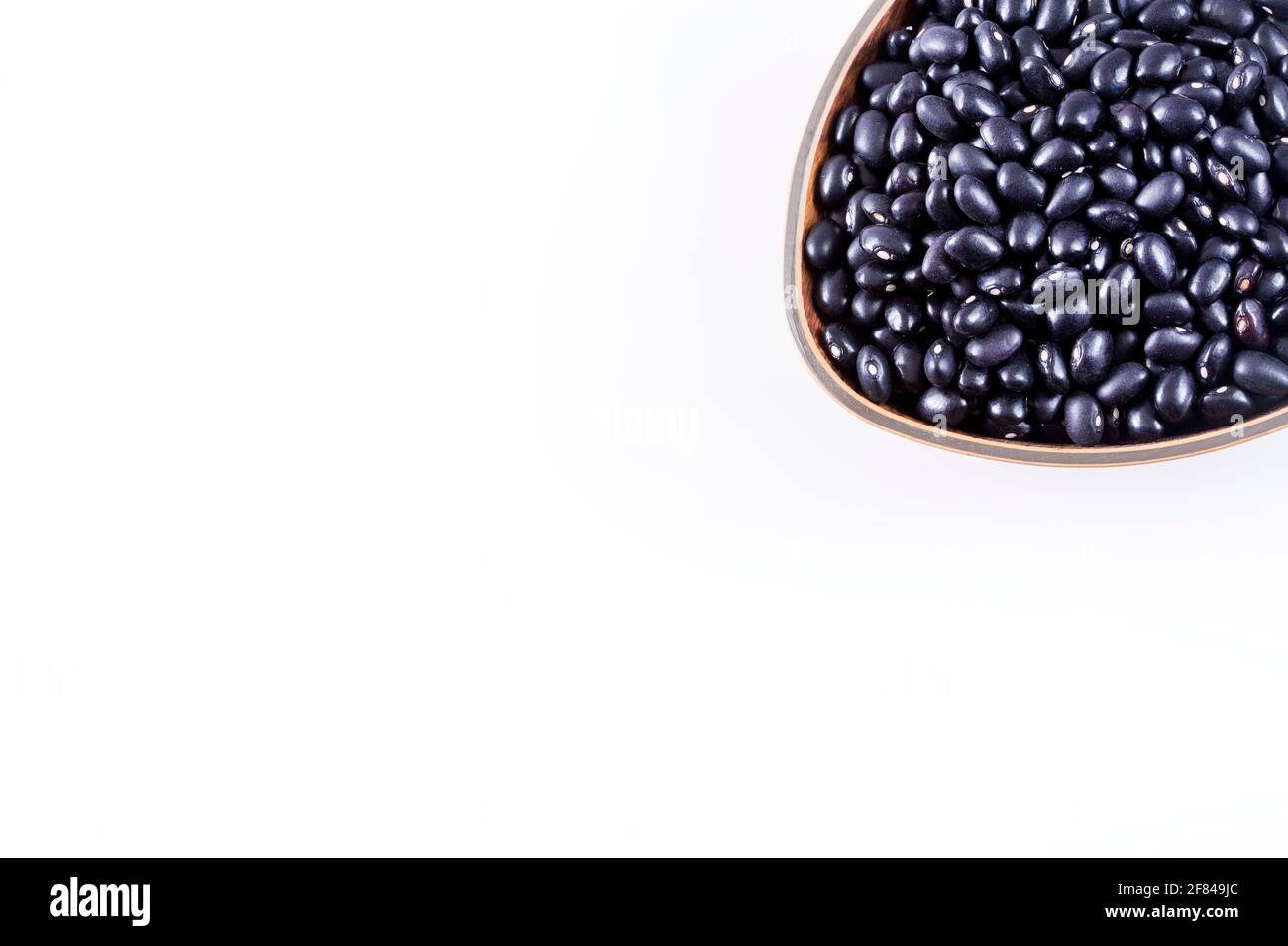 Raw black beans - Phaseolus vulgaris' Black turtle Stock Photo - Alamy