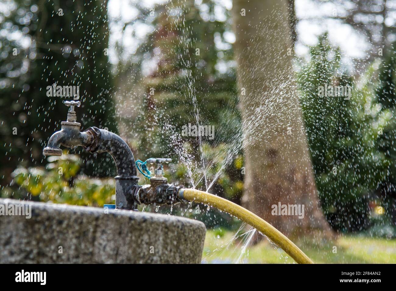 Broken tap hi-res stock photography and images - Alamy