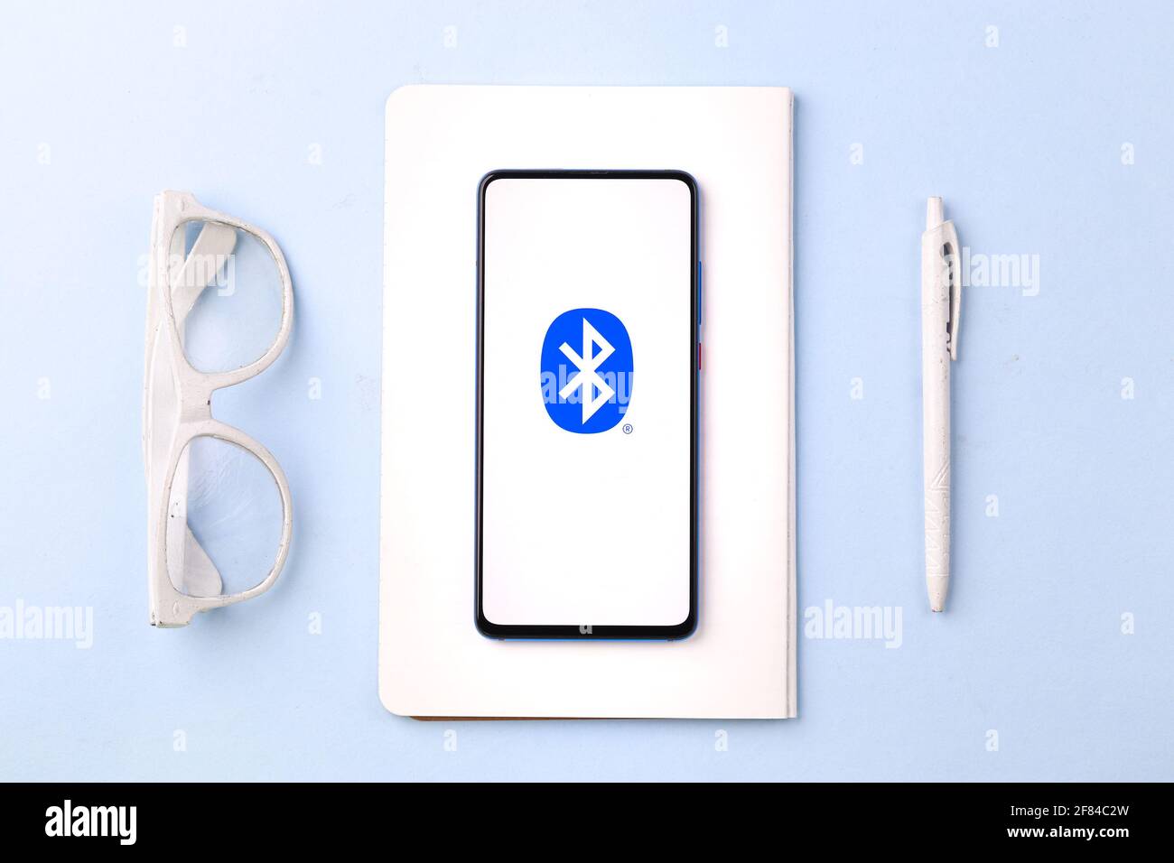 Bluetooth logo hi-res stock photography and images - Alamy
