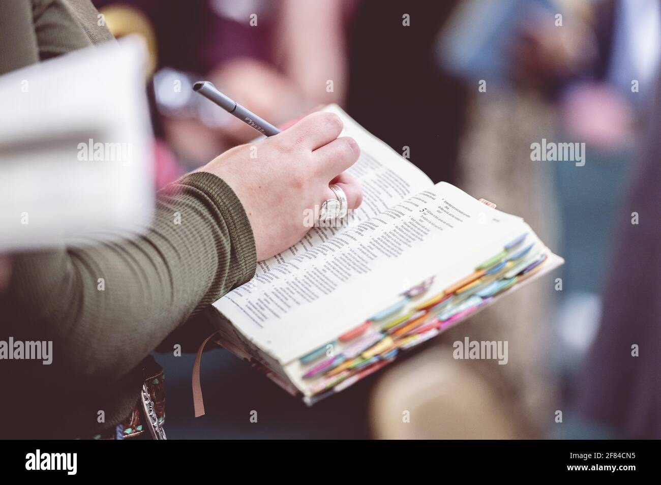 Christian bible reading congregation hi-res stock photography and ...