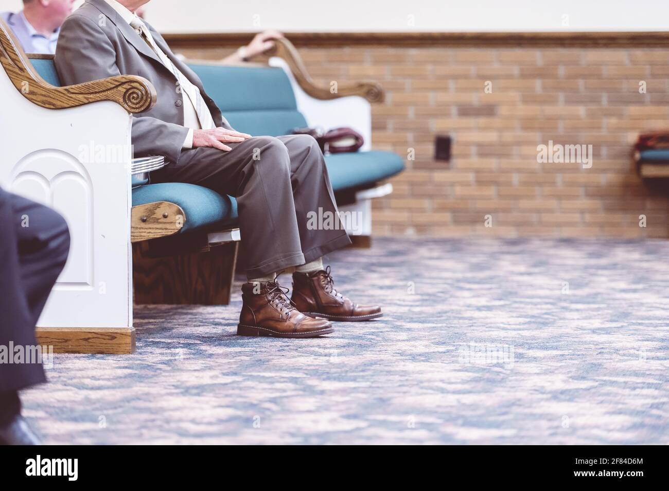 Christian bible reading congregation hi-res stock photography and ...