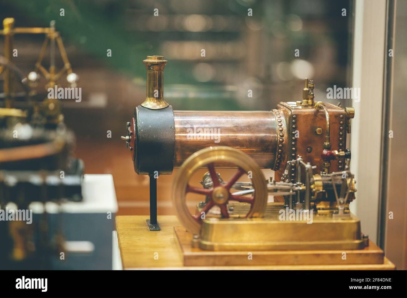 Vintage steam engine hi-res stock photography and images - Alamy