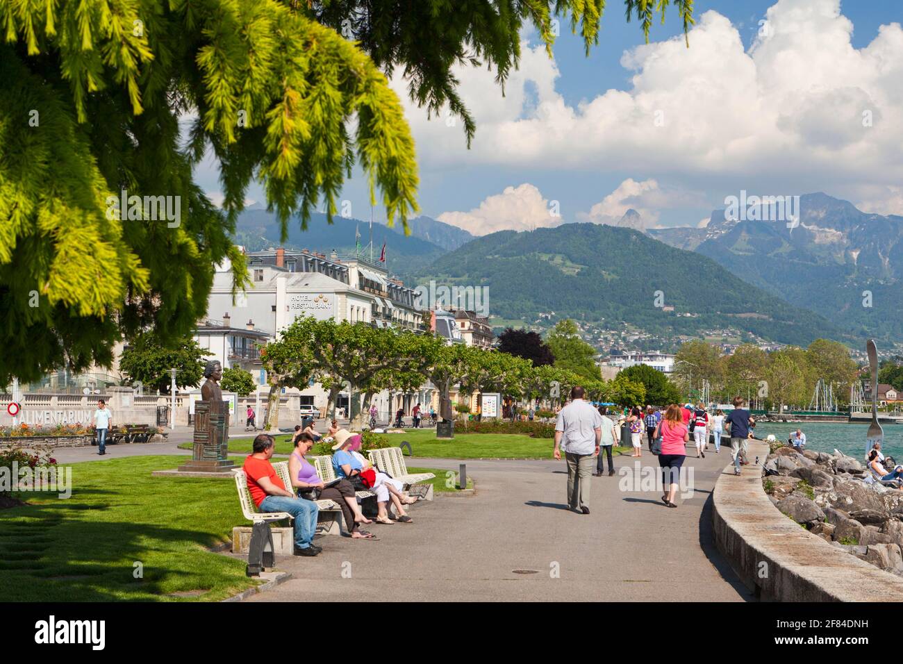 Lakeside promenade, Lake Geneva, Vevey, Canton Geneva, Switzerland ...
