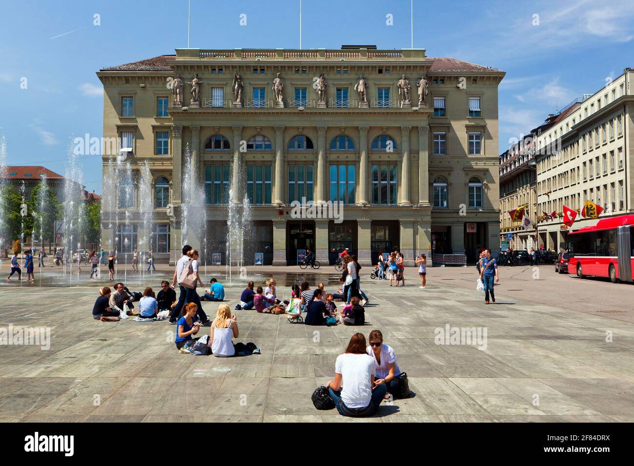 Bundesplatz of Bern, fountains on Bern's Bundesplatz, Federal Palace ...