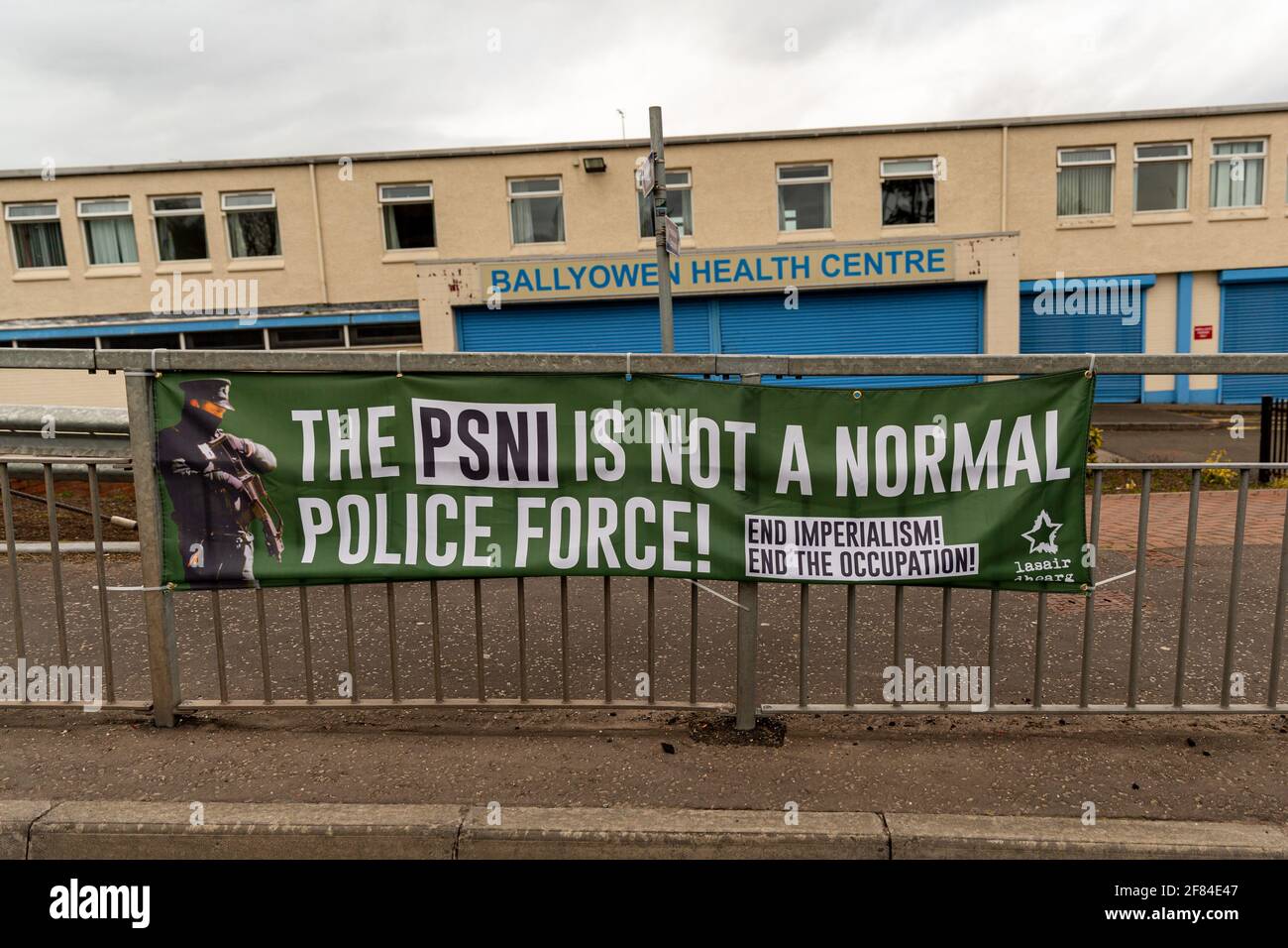 Psni police armoured landrover hi-res stock photography and images - Alamy